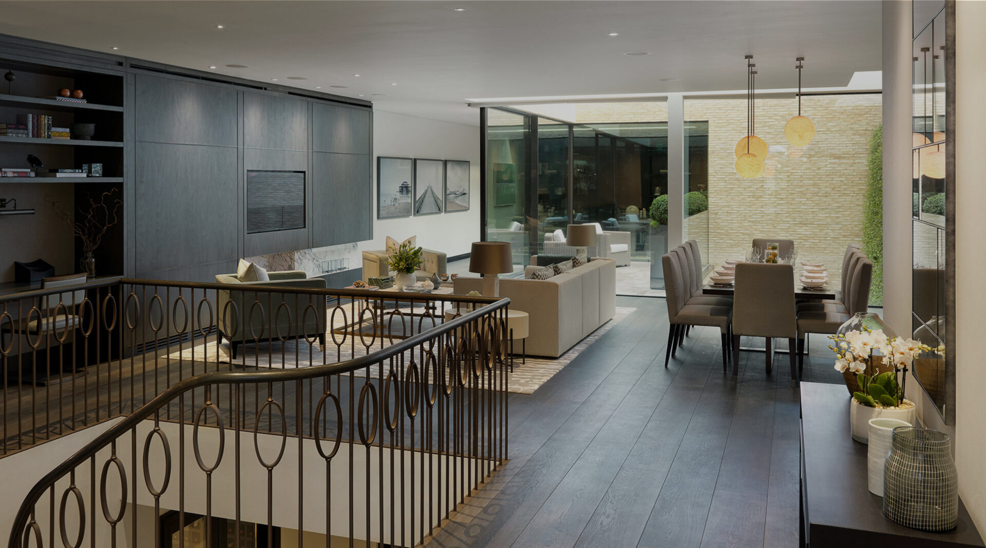 Knights House - Valouran